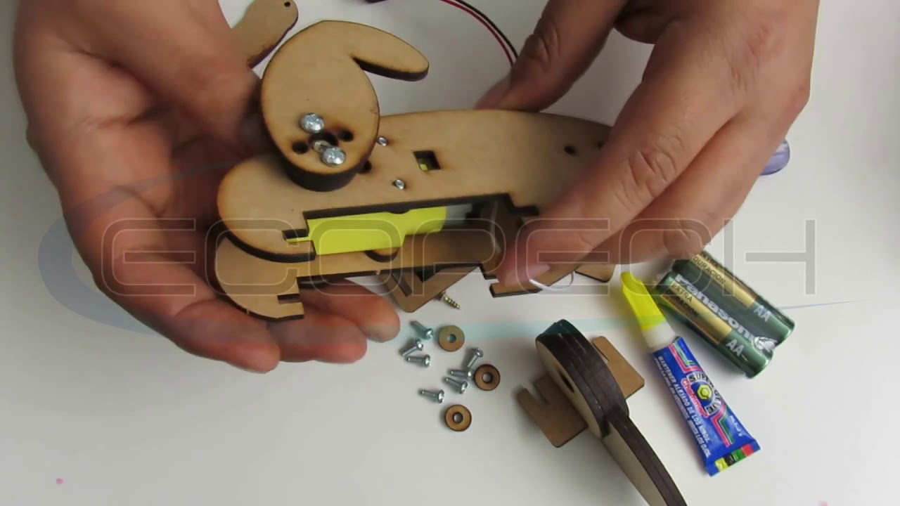 construyendo el robot conejo - YouTube