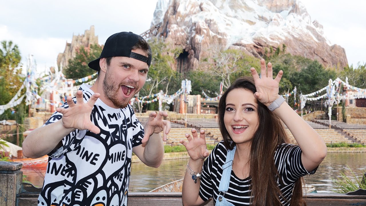 We're having a WILD time at Disney's Animal Kingdom! (1.12.17) - YouTube