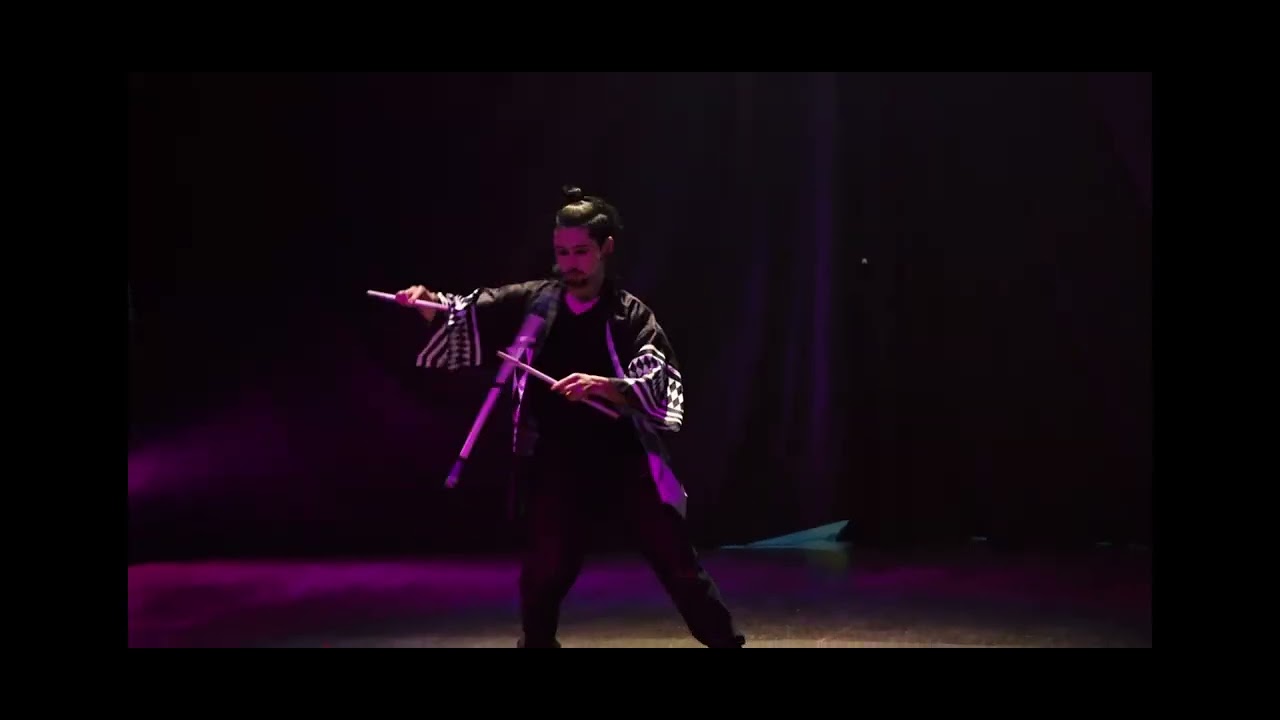 Trailer "La Ofrenda" Devilstick act- Rodrigo Alarcón - YouTube