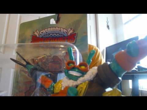 Skylanders SuperChargers BUZZ WING Unboxing & Review - YouTube