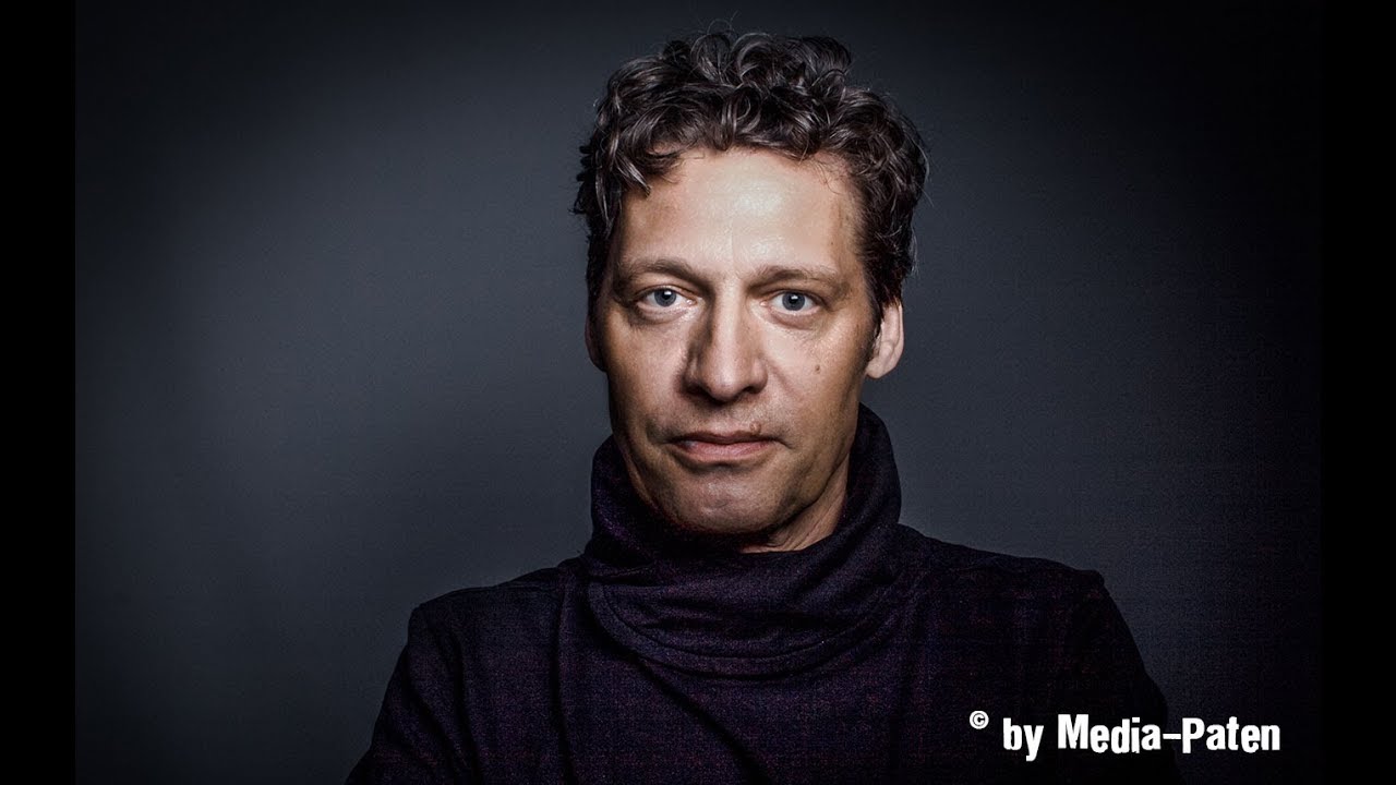 Benjamin Völz - Interview mit der Stimme von Keanu Reeves Teil 1 - YouTube