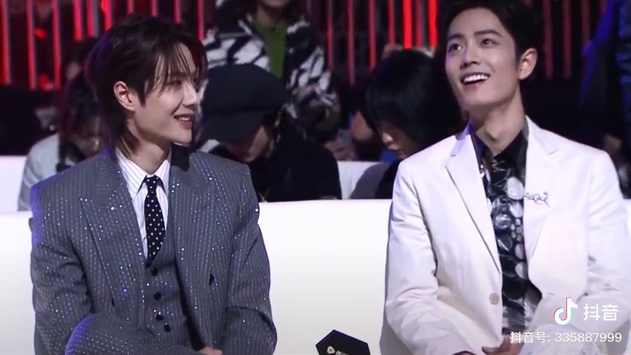 20191228 肖战 王一博 Wang Yibo & Xiao Zhan Reaction To WUJI Song - YouTube