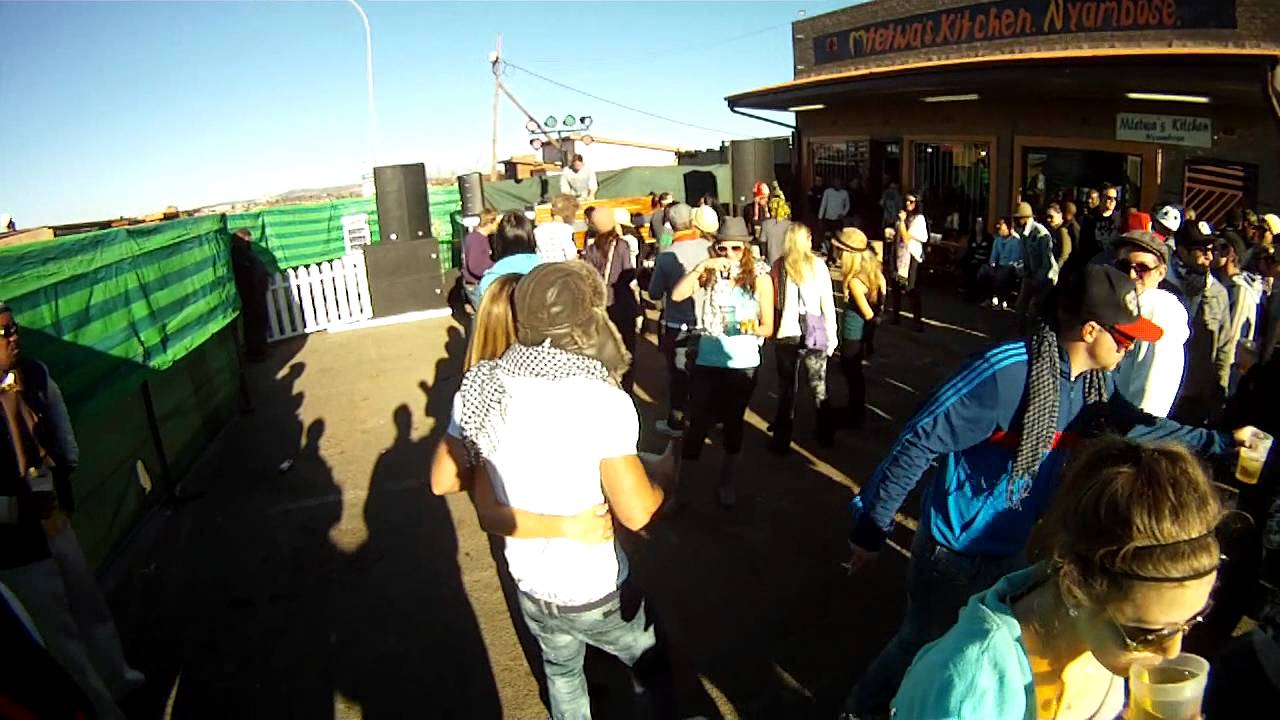 Soweto street party 2011 - Carl Craig - YouTube