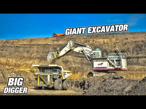 YANG JUMBO - JUMBO ADA DI SINI // GIANT EXCAVATOR AND BIG DUMP TRUCK ON THE MINING