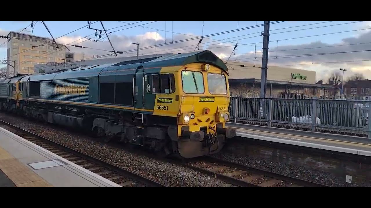 Mainline Class 66 freight train at West Ealing. - YouTube