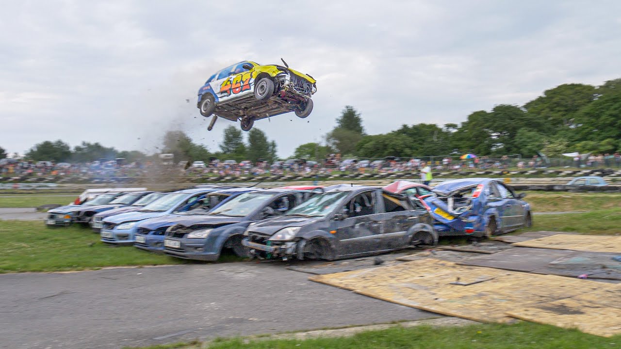 Car Jumping Competition! Angmering Raceway - June 2022 - YouTube