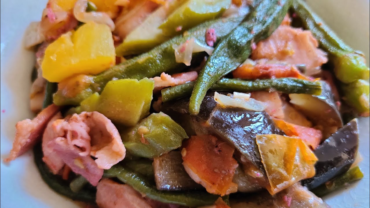 Pinakbet with Bacon | Tastiest Pinakbet - YouTube