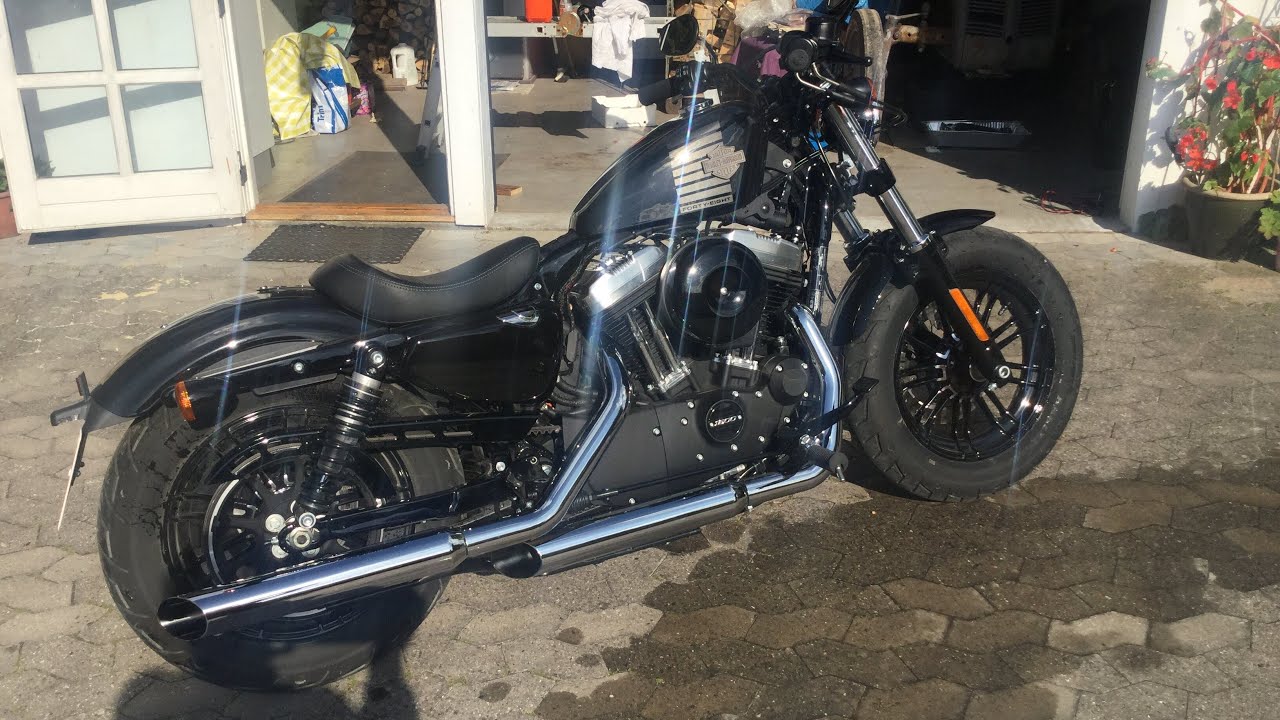 Sportster engine noise. - YouTube