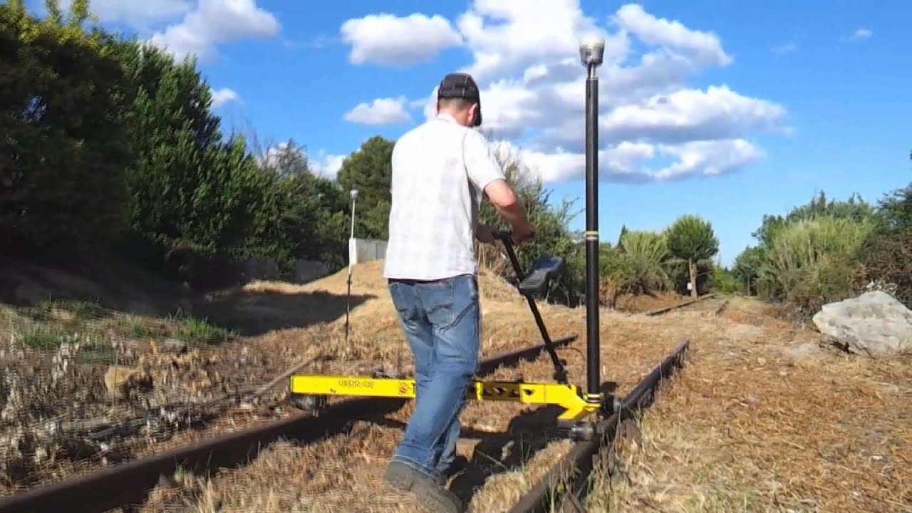 Trimble GEDO Rec + GNSS Trimble R10 - YouTube