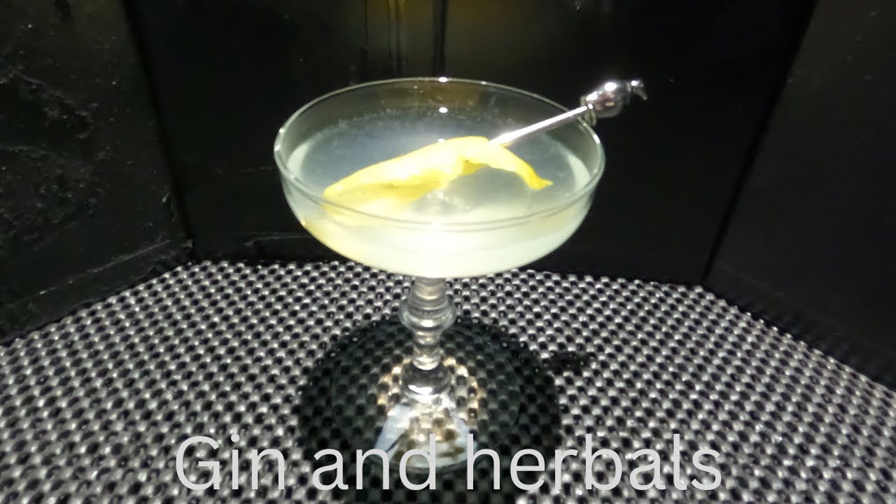 RUBICON cocktail (Hendrick's green-Chartreuse Luxardo) - YouTube