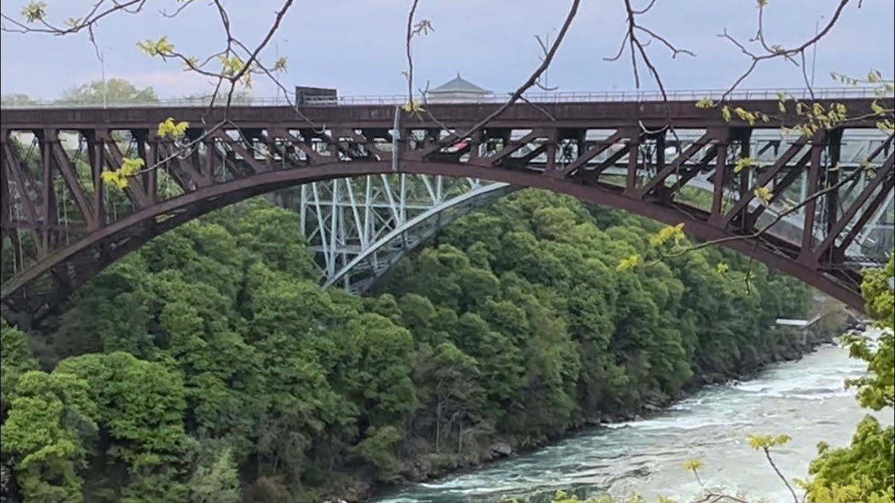 A Bridge to Freedom (200 year old bridge between U S and Canada ...