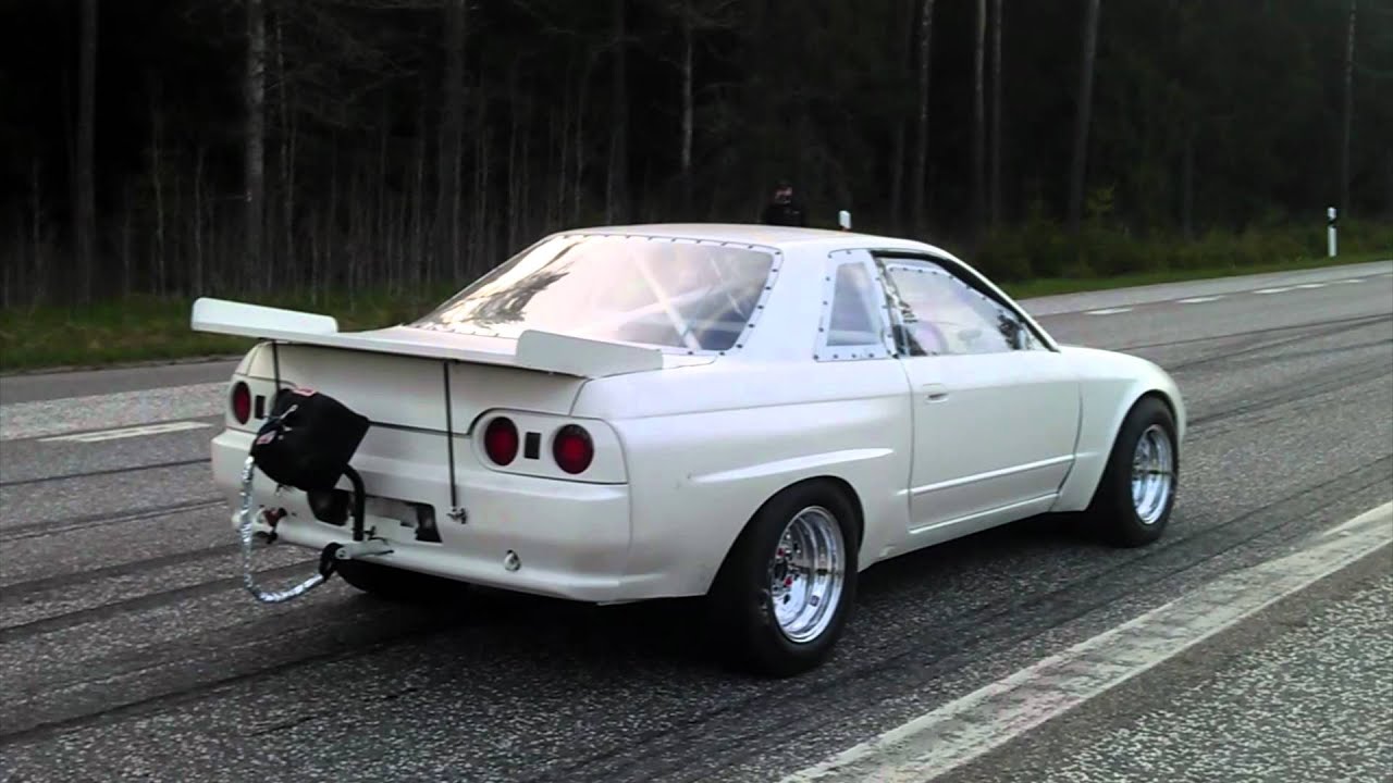 White Trash R32 GT-R 1289 HP - YouTube