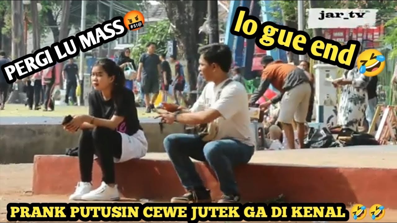 PRANK,beda dengan yang lain ini cwe,prank, putusin cewe ga di kenal ampe emosi hahaha - YouTube