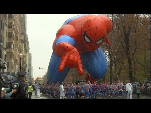 Spiderman, SpongeBob, other floats at Macy's Thanksgiving Day Parade ...