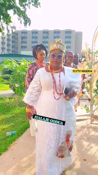 WATCH BEAUTIFUL ARRIVAL OF princess Dr TOYIN KOLADE IYALAJE OODUA - YouTube