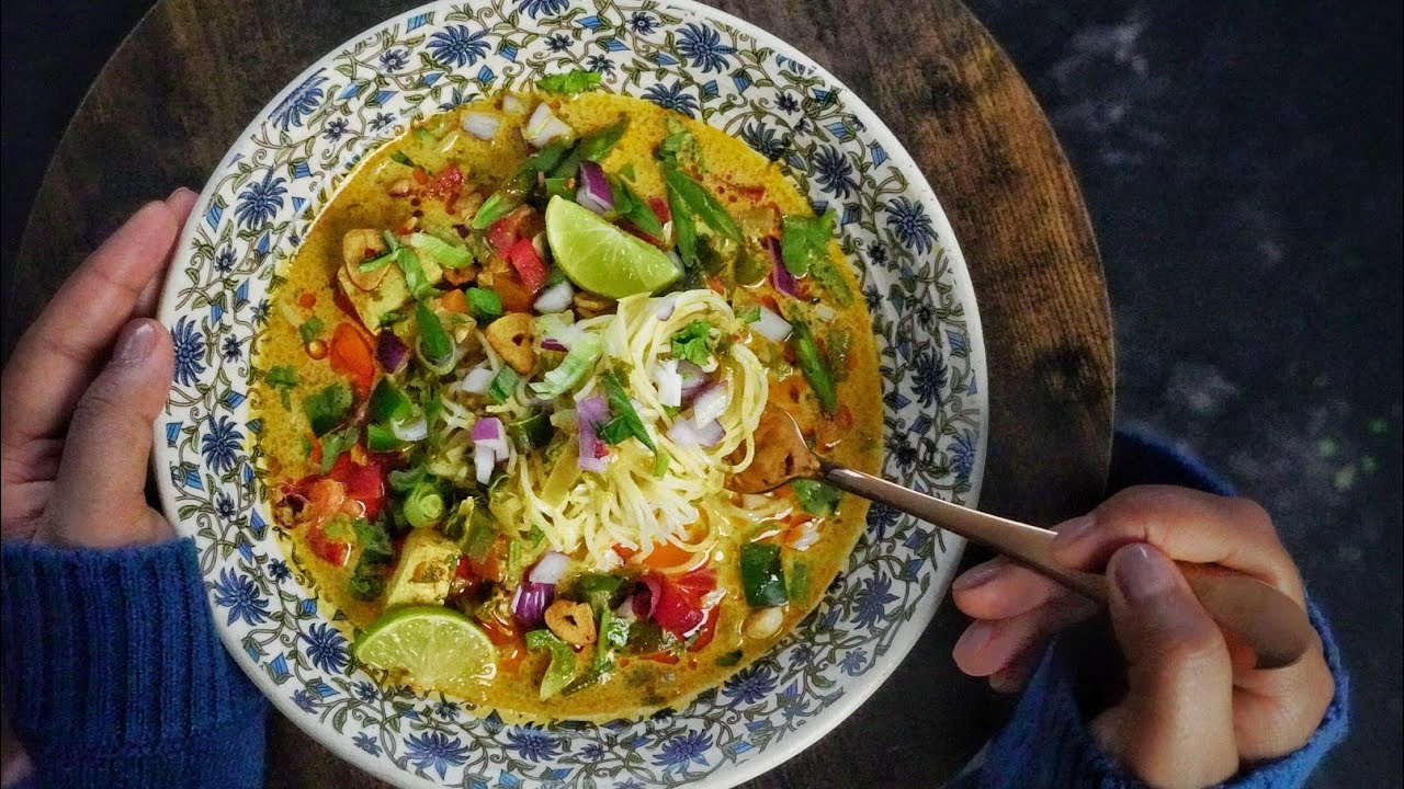 Veg Khow Suey | Spicy Burmese Noodles Recipe | Simple, Easy, Restaurant ...