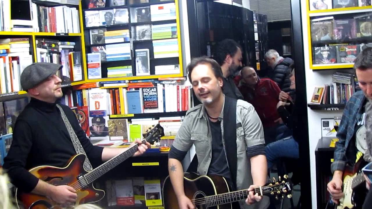 Daniele Tenca Live @Zig Zag Dischi - YouTube