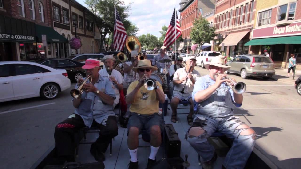 Schell's Hobo Band on parade Wagon - YouTube