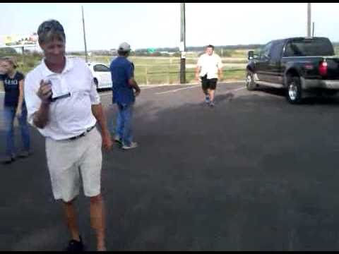 Two fat guys racing the 40 yd dash - YouTube