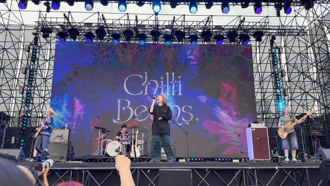 【Chilli Beans.】Raise (Live in Kaohsiung) #大港開唱 - YouTube