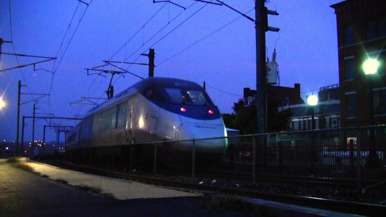 New London Early AM (Acela 2151 SAAHC & New Haven GP40-2H) - YouTube