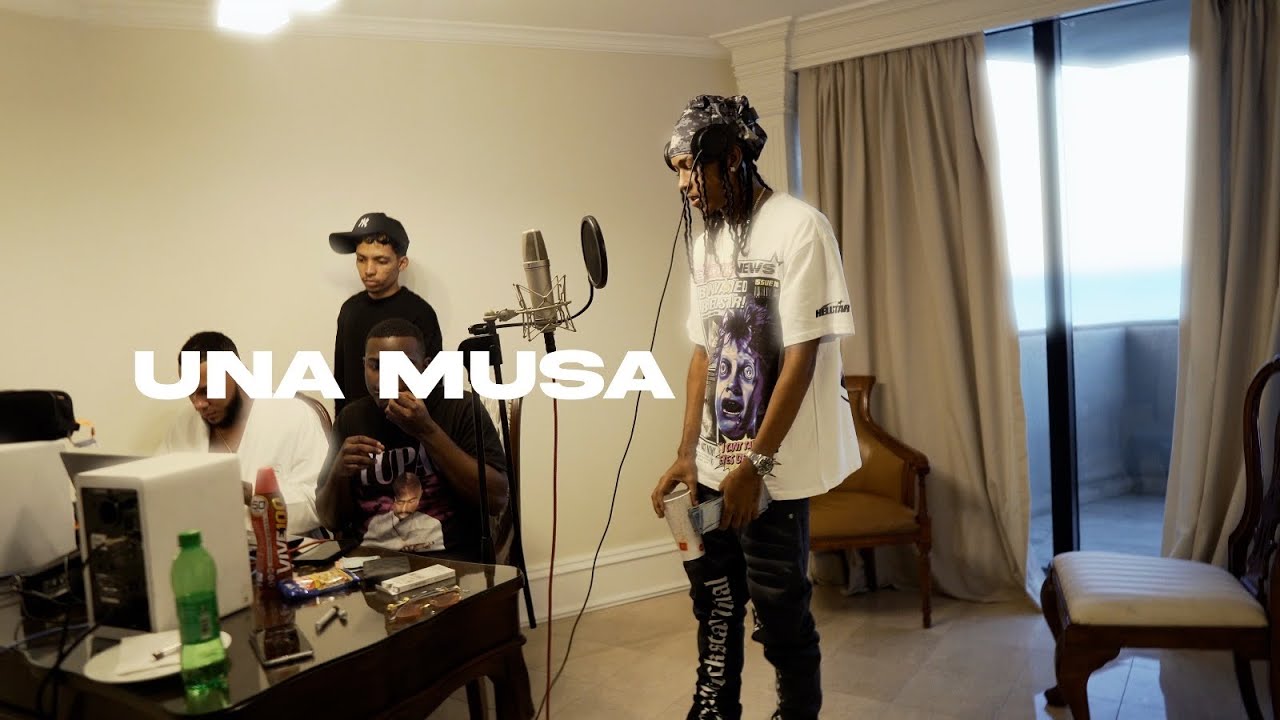 LIL NAAY - UNA MUSA ( VIDEO OFFICIAL ) - YouTube Music