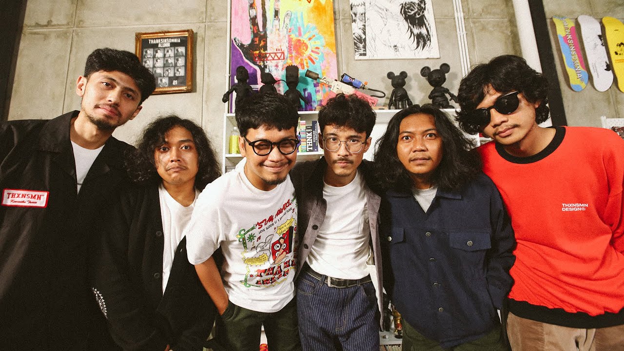 The Cat Police - Thanksinsomnia Music - YouTube