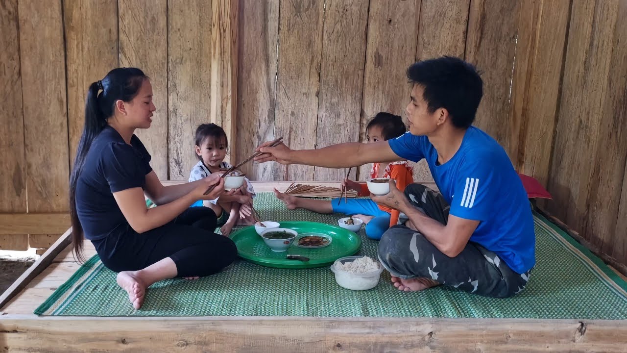 The first time the whole family cooked sticky rice and ate together ...