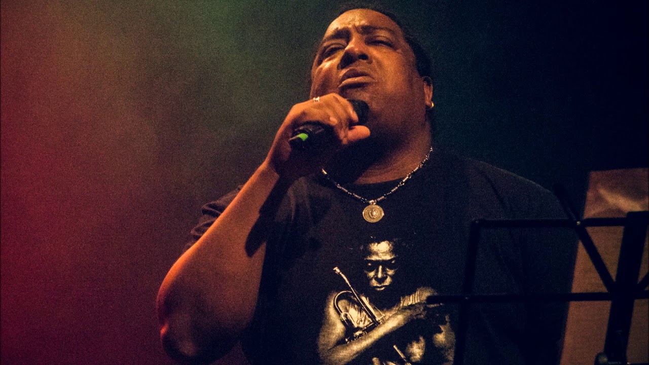 Yo vengo a ofrecer mi corazón .... Claudio Martinez - YouTube