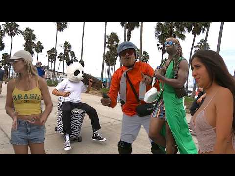 Touring Venice Beach Boardwalk Weekend  - People Watching - Music, Tourist
