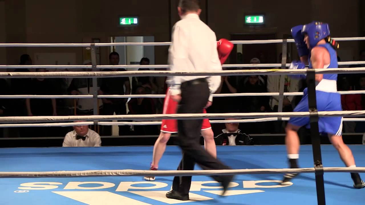 Elin Rönnlund vs Amie Ramstedt - Finale SM Boxning 2014 - YouTube