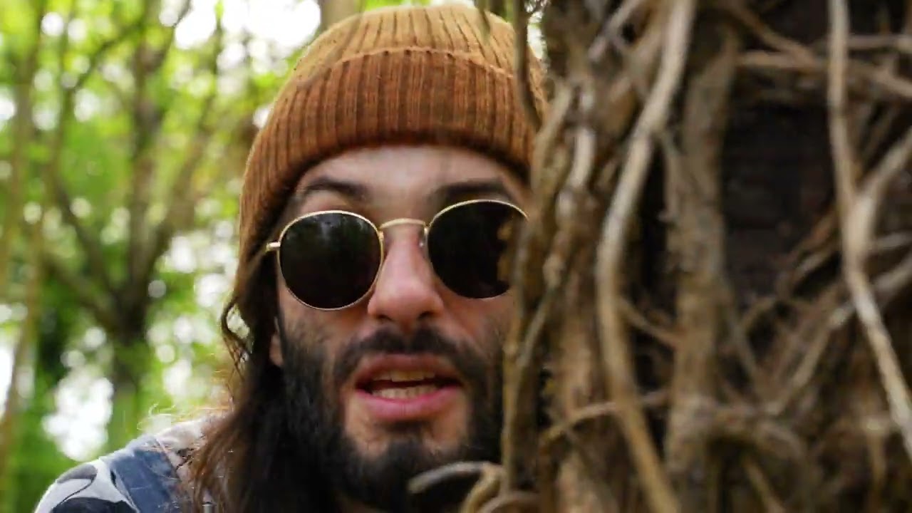 Mr Pineapple Happy high - YouTube