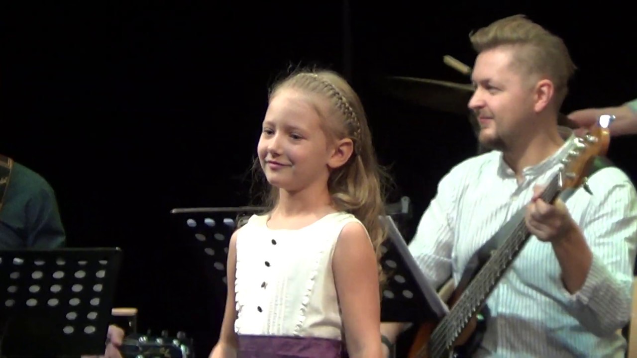 Eliise Mengel "Tige tigu" - YouTube