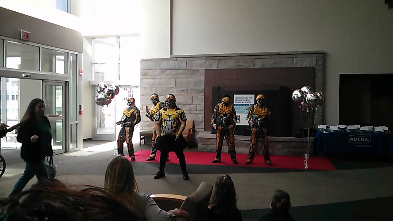 Robot Dance Off - YouTube