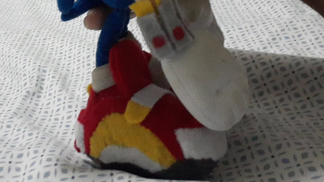 LAST VID OF 2022 ( how I made soap shoes for my sonic plush) - YouTube
