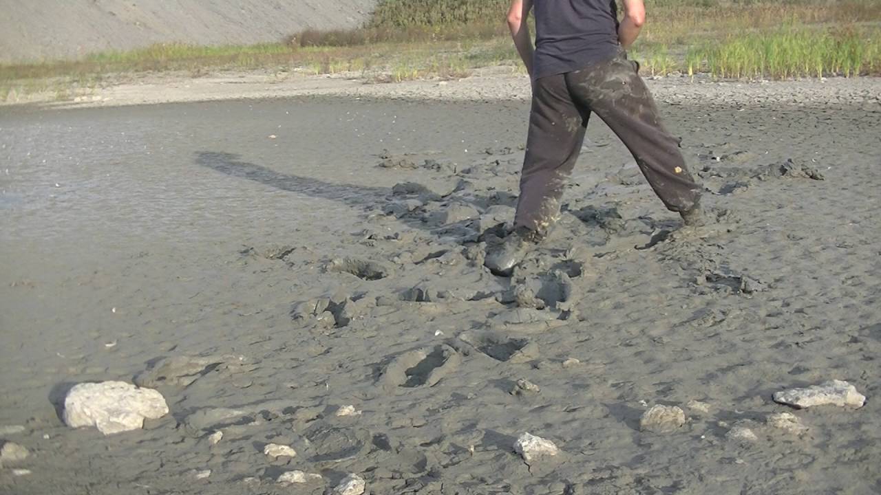 more mud sliding in grey clay wearing low top converse all stars - YouTube