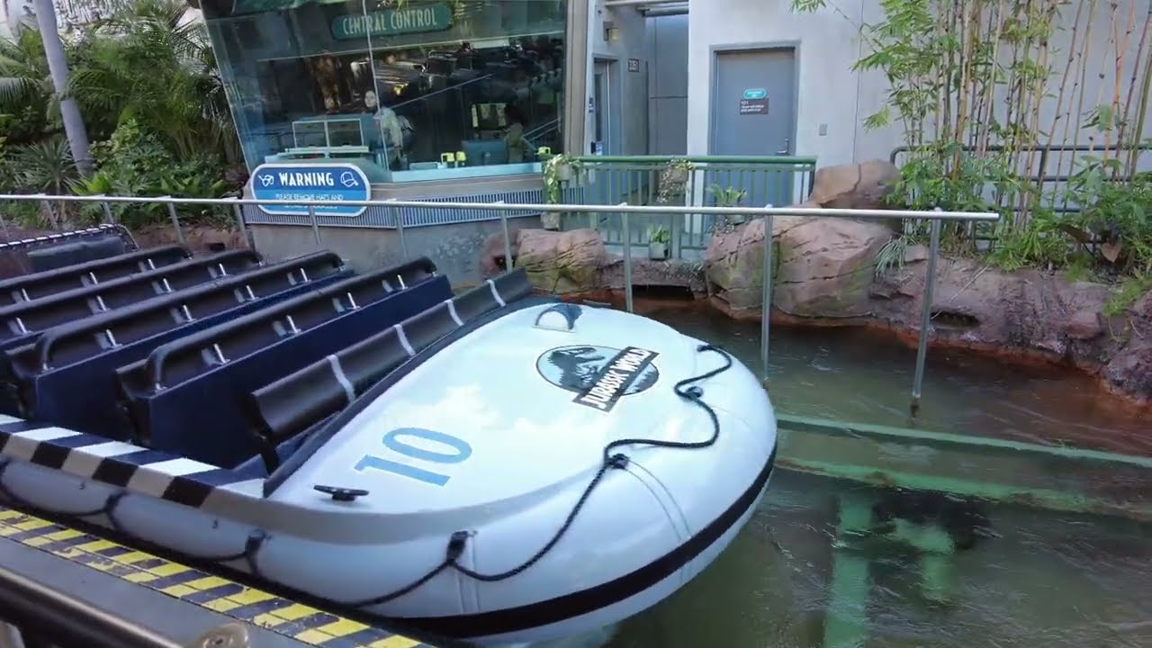 Jurassic World front seat ride POV at Universal Studios Hollywood - YouTube