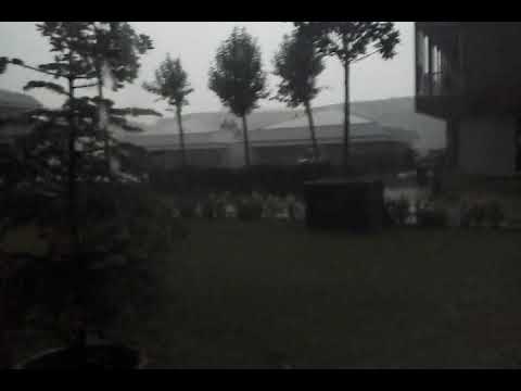 yağmur ve gök gürültüsü efsane yağmur amaaa kesin izle