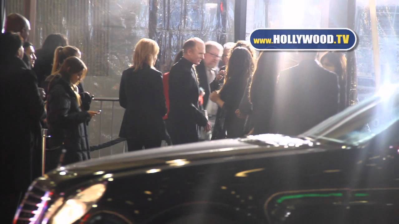 Ed Harris spotted at Grauman's Chinese Theatre - YouTube