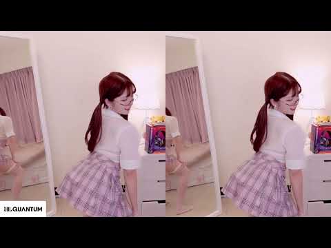 Hot Korean girl twerking 