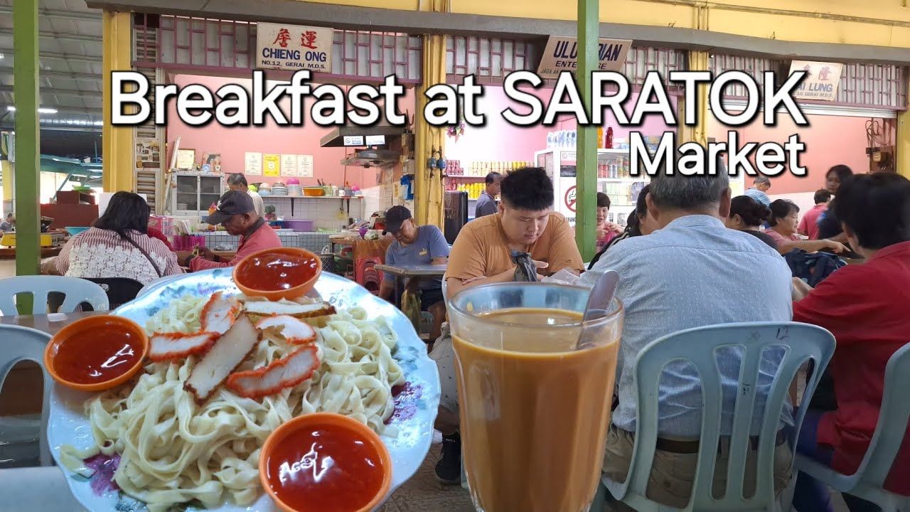 Sarawak Saratok truly local breakfast at market😋Sarapan nyamai di pasar ...