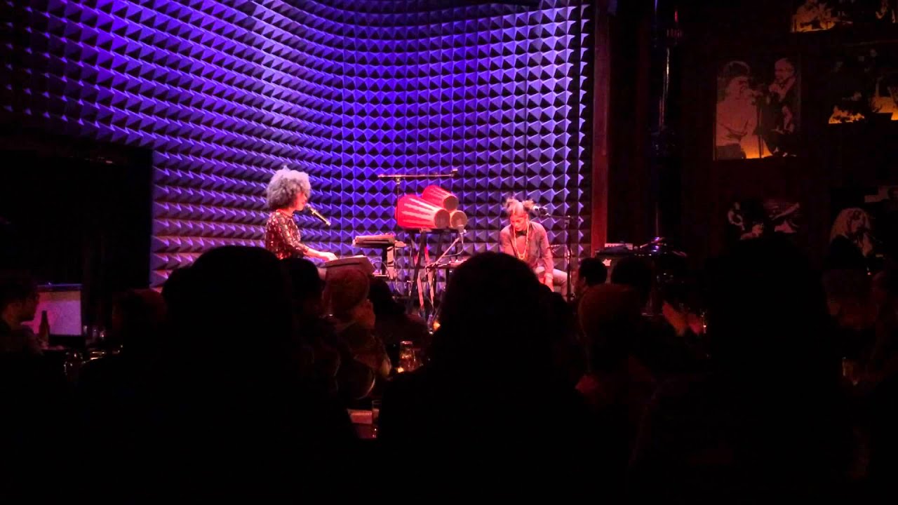 Ibeyi - Live at Joe's Pub 11/18/14 - US Debut - YouTube
