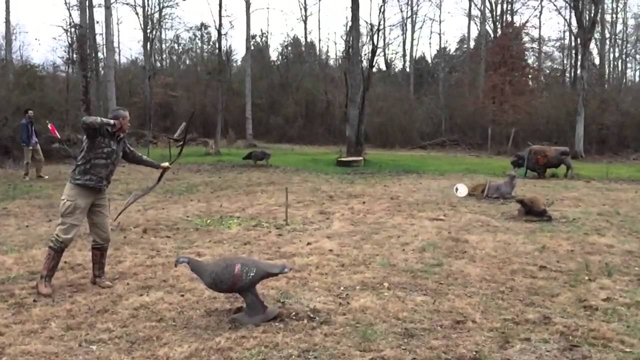 Traditional Archery with Moving Target - YouTube