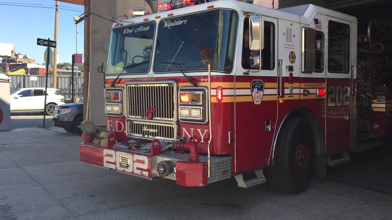 FDNY ENGINE 202 BACKING INTO QUARTERS AFTER A FEW PHOTOS IN RED HOOK ...