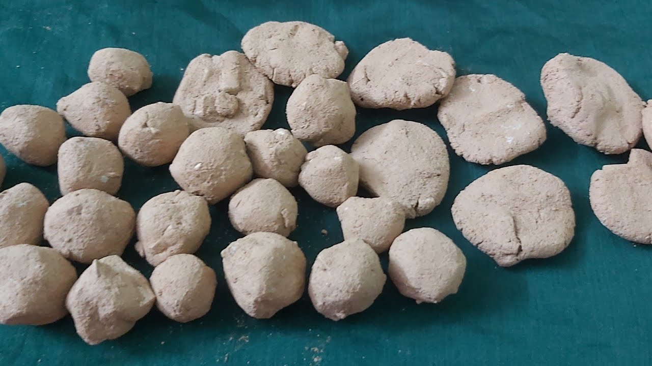 red clay balls and biscuits😋🤤/gulab jamun/red clay eating/asmr/medusa ...