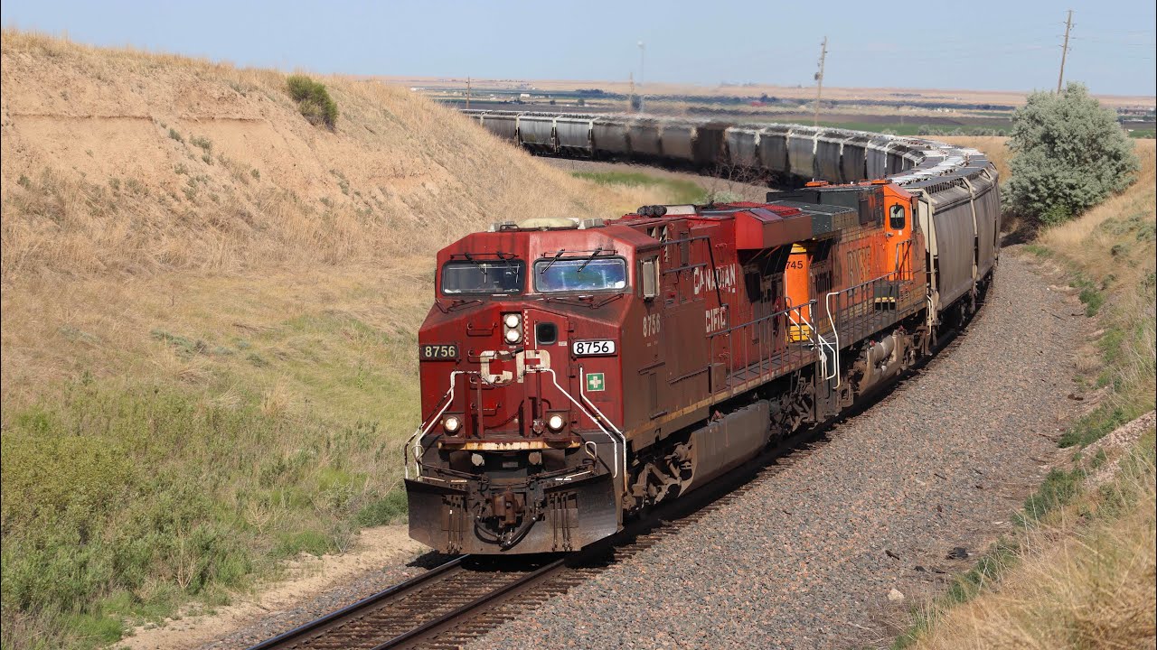 Canadian Pacific ES44AC, Boeing fuselages, and NEW BNSF ET44ACH and ...