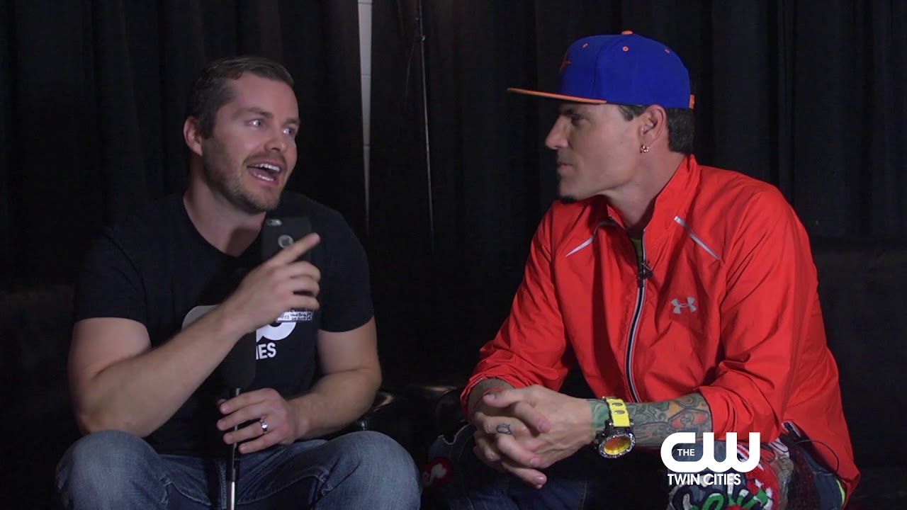 Jon Foss interviews Vanilla Ice at I Love the 90s - YouTube