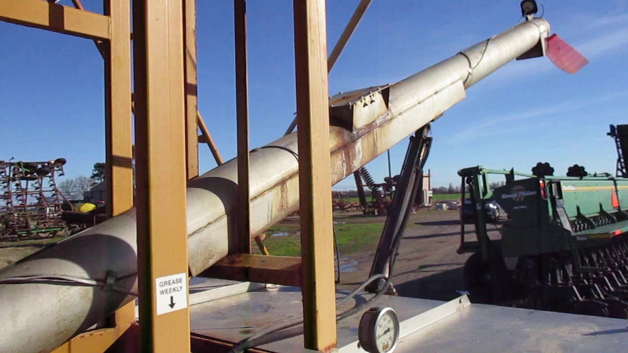 2014 K B H Dry Fertilizer Tender Trailer - YouTube