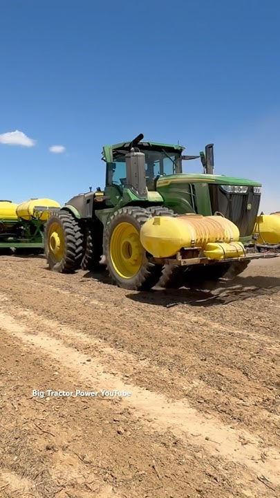 JOHN DEERE 9R 440 Tractor Planting Corn #bigtractorpower - YouTube