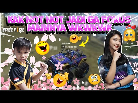 PRANK NGEGOMBALIN KAK NOT-NOT HABIS HABISAN GUYS WKWK! BARENG KAK IOG BION!